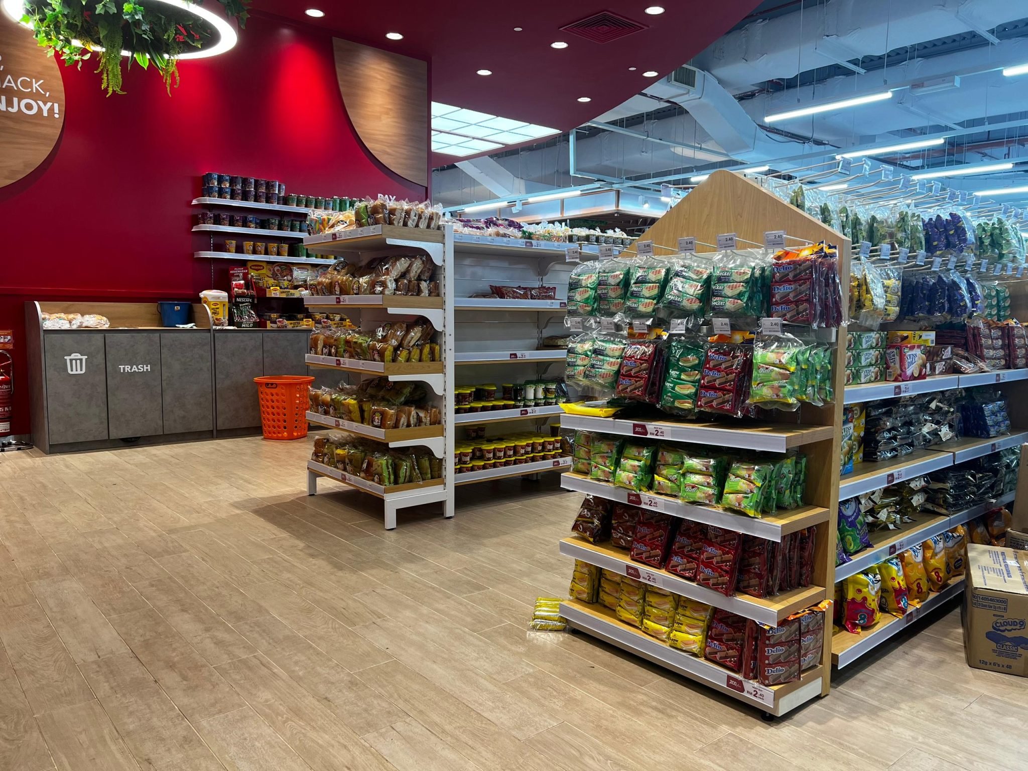 What is Gondola? And Tips for Retail Display, Shelving & Marketing